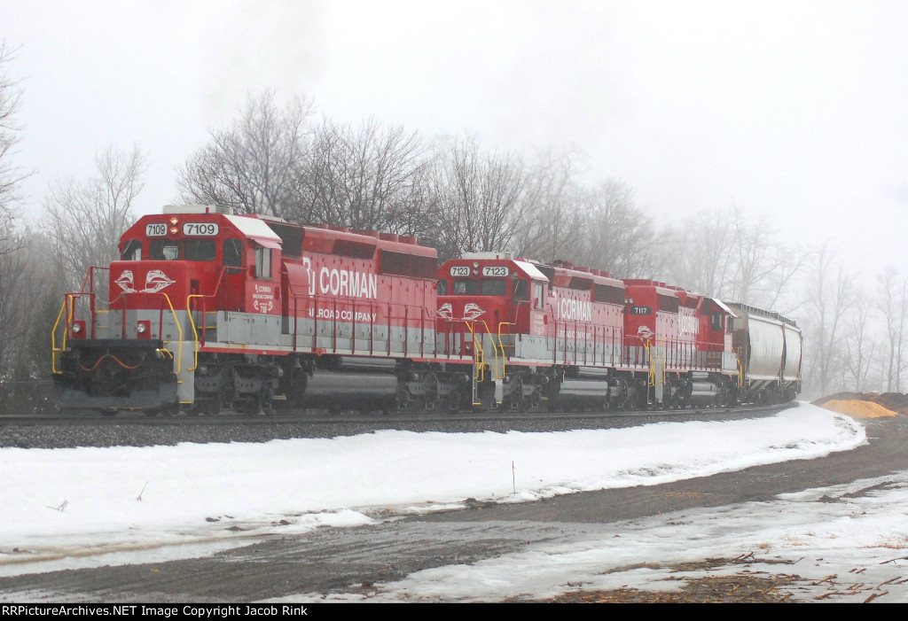 SD40-2 Trio on the RJC
